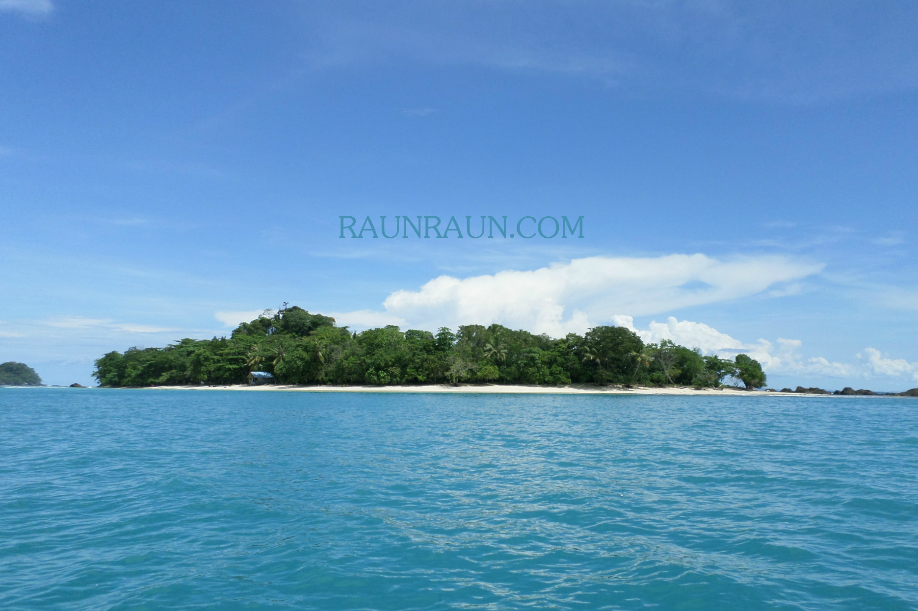 Kiluan Bay – Pulau Kelapa – RAUNRAUN.COM